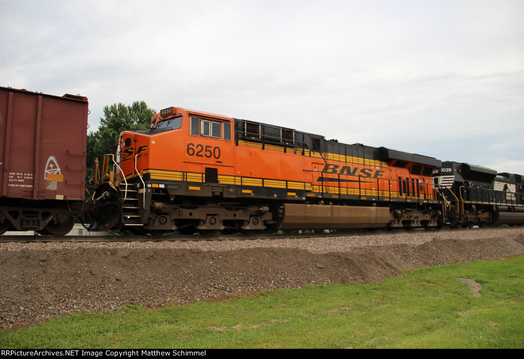 BNSF 6250